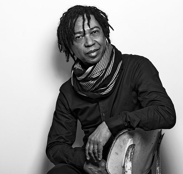 Djavan estreia 23º álbum da carreira com show em SP - Site RG – Moda ...