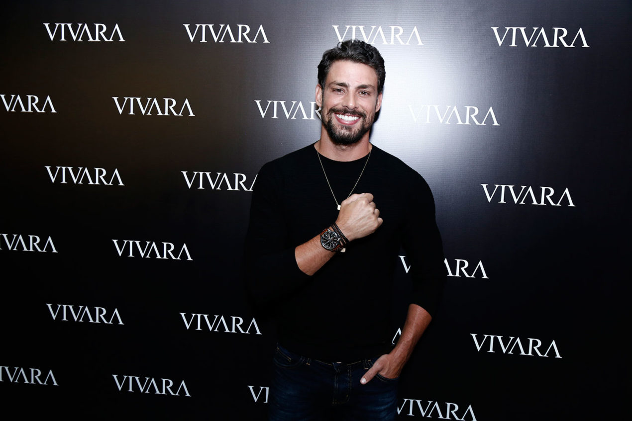 Cauã Reymond comemora primeira campanha masculina da Vivara - Site RG ...