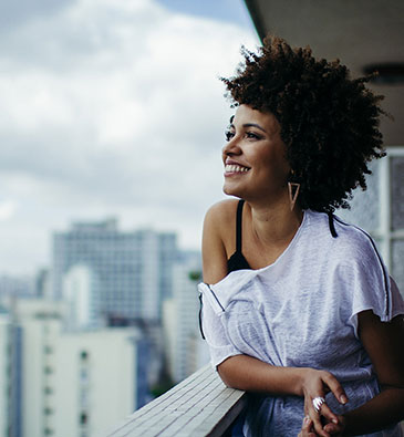 Thais Lago, atriz de sucesso da série "3%", fala sobre sua carreira e ...