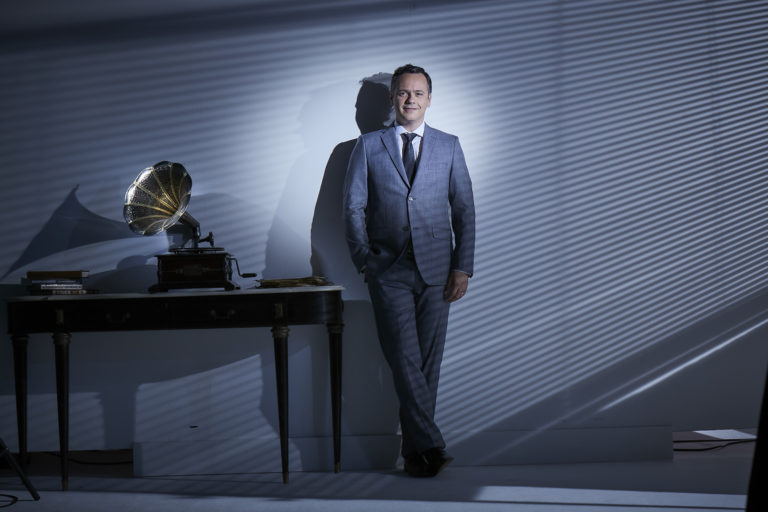 Aos 45, Danton Mello chega aos 40 anos de carreira como autodidata ...