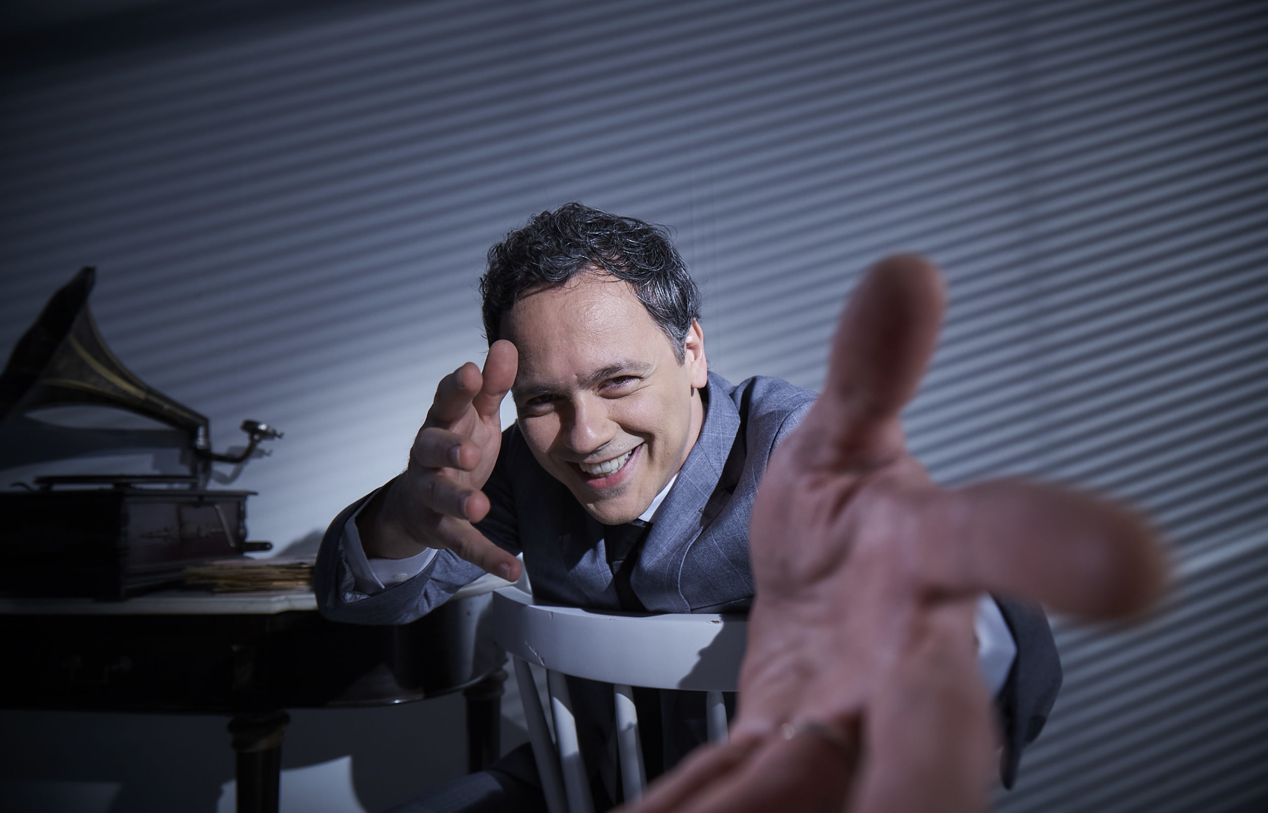 Aos 45, Danton Mello chega aos 40 anos de carreira como autodidata ...