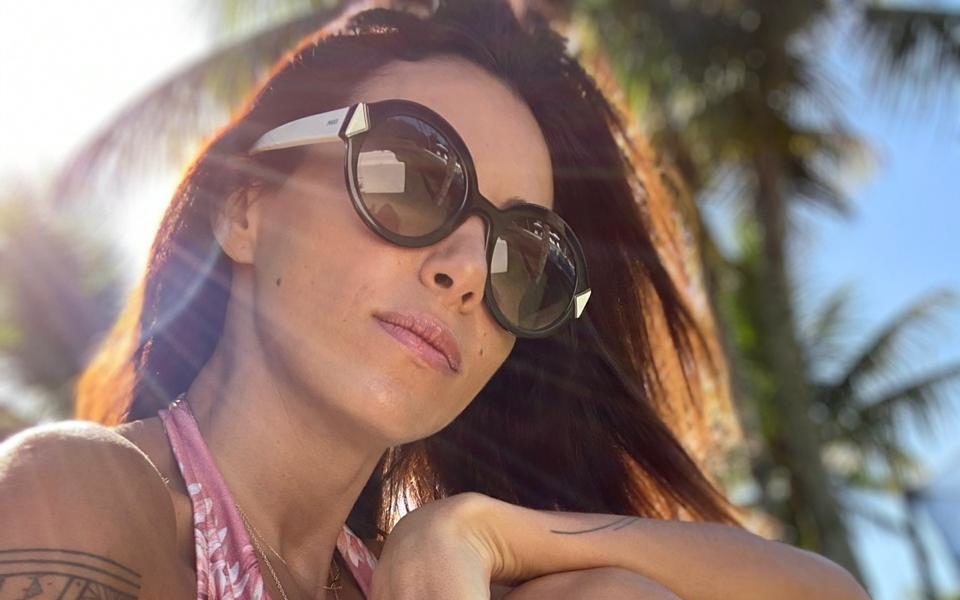 Influencer Andrea Beltran compartilha suas apostas de esmalte para o verão 2021 - Site RG – Moda ...