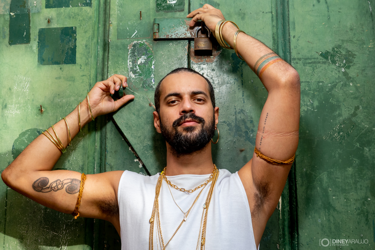 Lui lança projeto musical para falar de homofobia; assista - Site RG ...