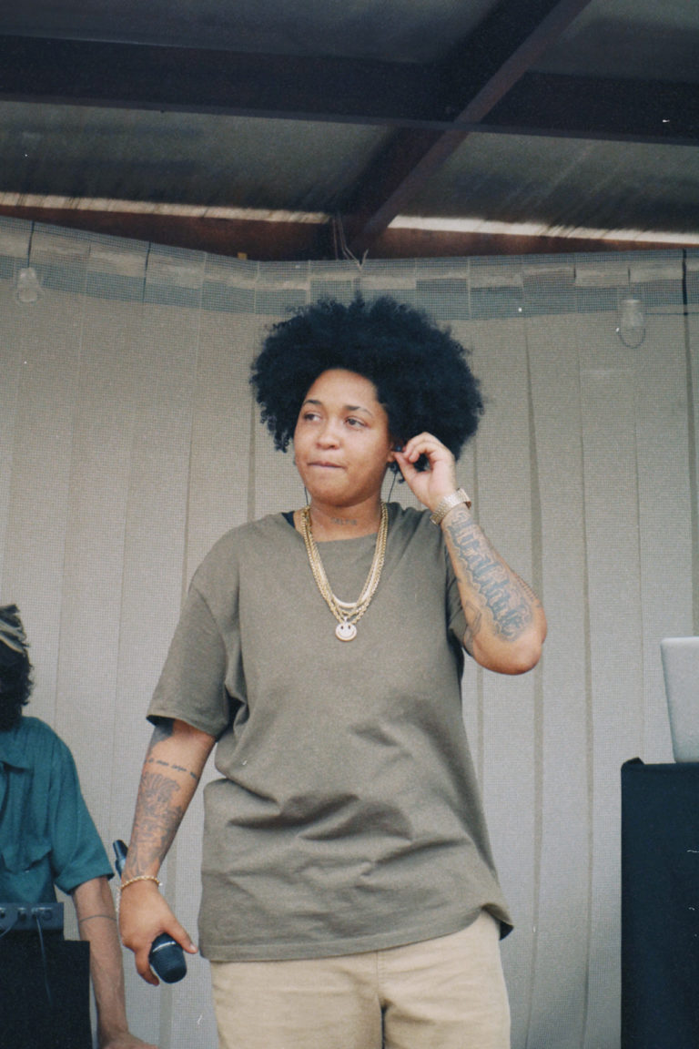 Rapper Clara Lima se joga na MPB em “Som Que Vem da Alma” - Site RG ...