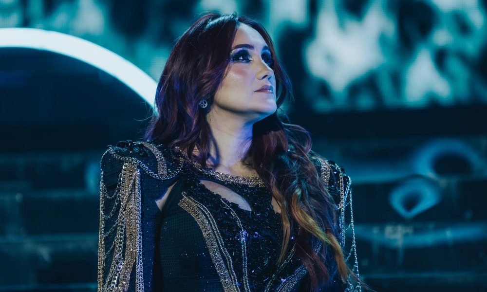 Ombreiras: looks de Dulce Maria na turnê do RBD resgatam tendência